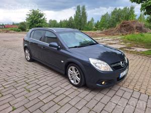 Grey Opel Signum 2007 in Riga, with an engine capacity of 1.90 L and mileage of 298 thousand km for 1950 €, photo 8 on AUTOMOTO.COM.LV