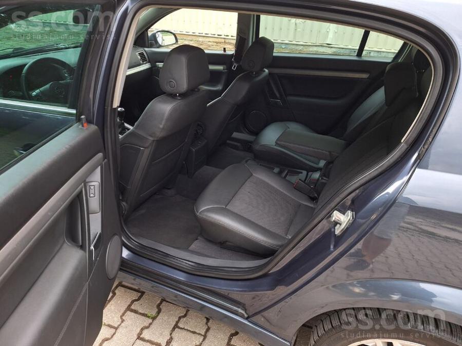 Grey Opel Signum 2007 in Riga, with an engine capacity of 1.90 L and mileage of 298 thousand km for 1950 €, photo 14 on AUTOMOTO.COM.LV
