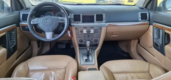 Pelēks Opel Signum 2007 Valmiera, ar dzinēja tilpumu 1.90 L un nobraukumu 369 tūkst. km par 1600 €, foto 10 vietnē AUTOMOTO.COM.LV