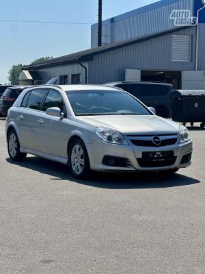 Grey Opel Signum 2007 in Kretinga, with an engine capacity of 1.90 L and mileage of 333 thousand km for 2250 €, photo 4 on AUTOMOTO.COM.LV