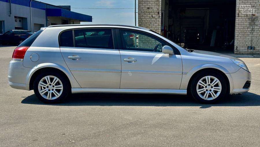 Grey Opel Signum 2007 in Kretinga, with an engine capacity of 1.90 L and mileage of 333 thousand km for 2250 €, photo 5 on AUTOMOTO.COM.LV