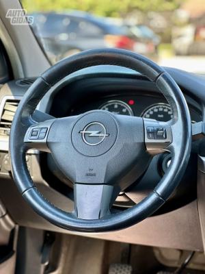 Grey Opel Signum 2007 in Kretinga, with an engine capacity of 1.90 L and mileage of 333 thousand km for 2250 €, photo 16 on AUTOMOTO.COM.LV