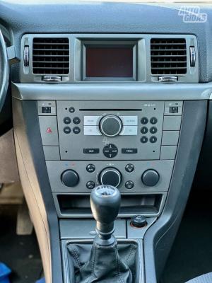 Grey Opel Signum 2007 in Kretinga, with an engine capacity of 1.90 L and mileage of 333 thousand km for 2250 €, photo 17 on AUTOMOTO.COM.LV