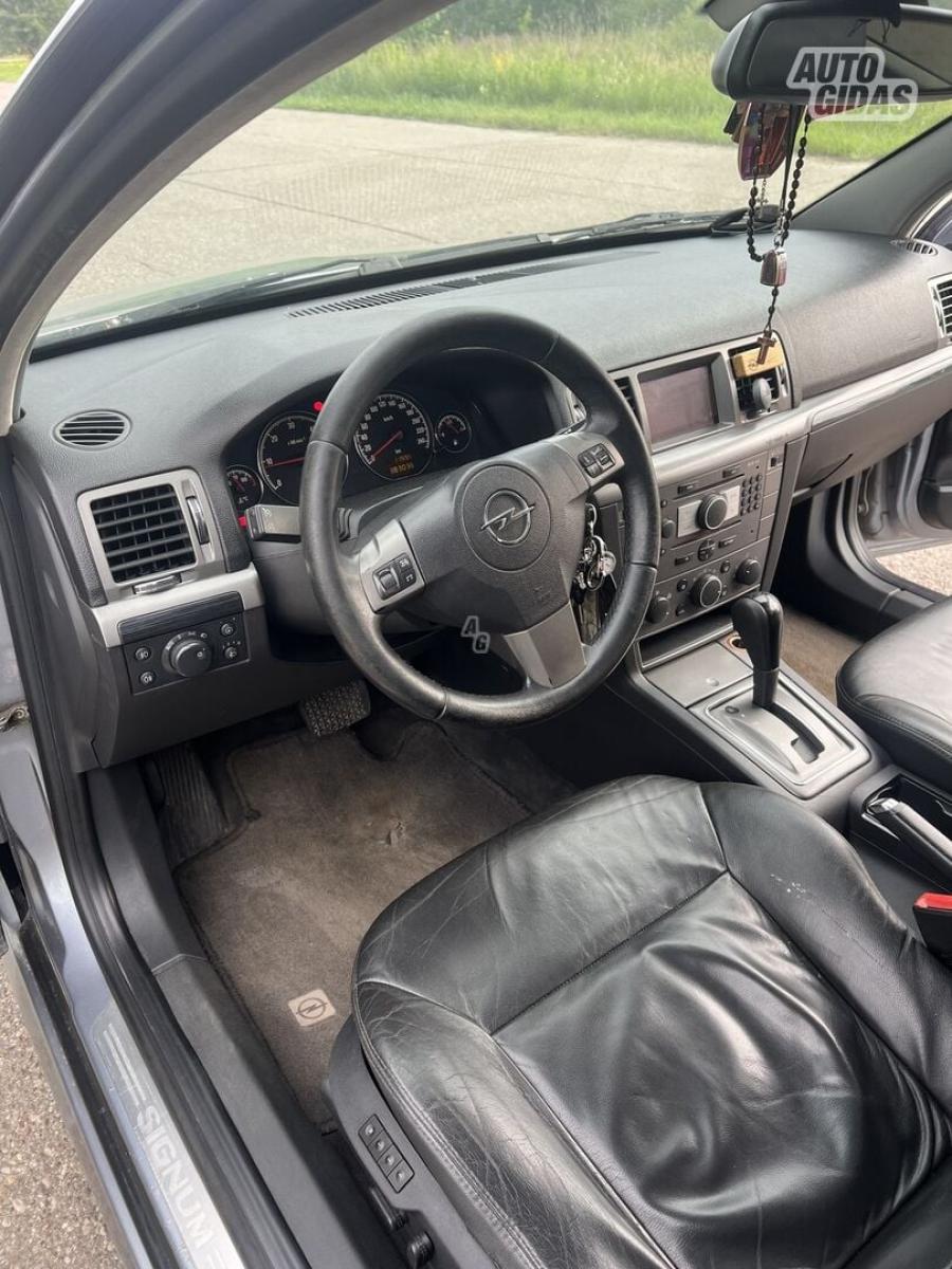 Grey Opel Signum 2007 in Siauliai, with an engine capacity of 1.90 L and mileage of 385 thousand km for 1200 €, photo 3 on AUTOMOTO.COM.LV