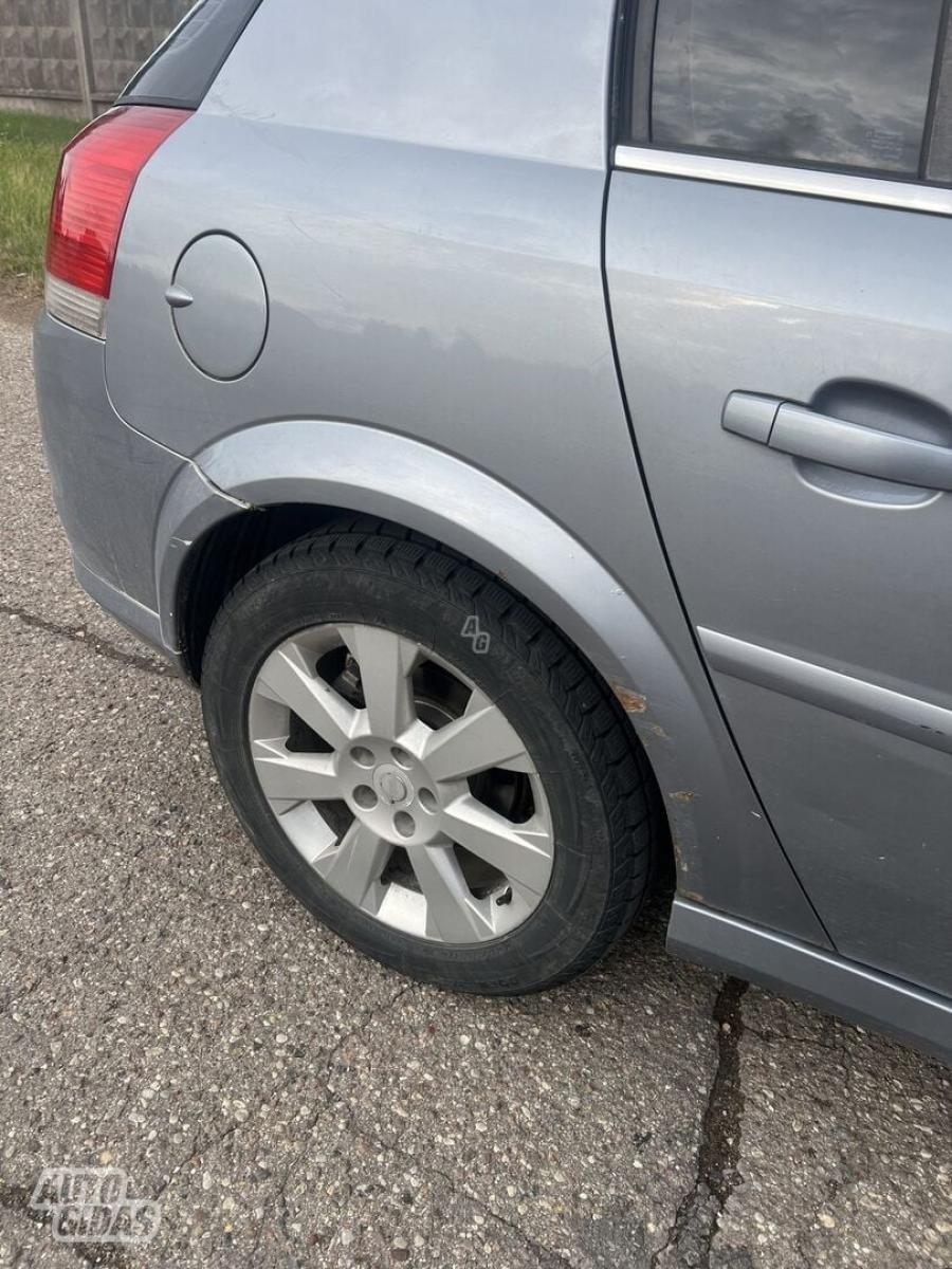 Grey Opel Signum 2007 in Siauliai, with an engine capacity of 1.90 L and mileage of 385 thousand km for 1200 €, photo 11 on AUTOMOTO.COM.LV