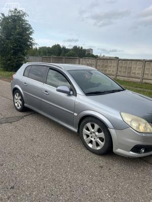 Grey Opel Signum 2007 in Siauliai, with an engine capacity of 1.90 L and mileage of 385 thousand km for 1200 €, photo 13 on AUTOMOTO.COM.LV