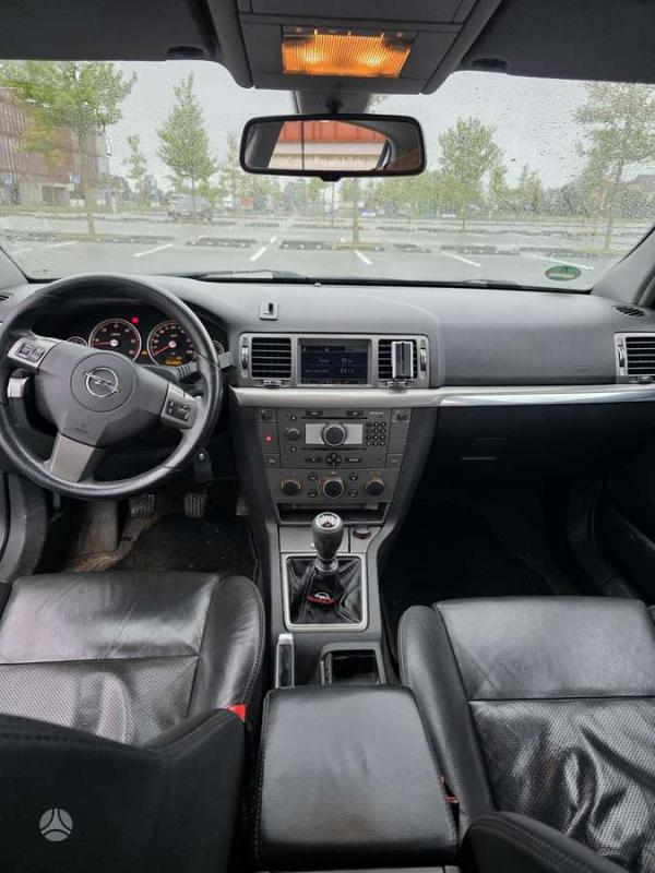 Pelēks Opel Signum 2007 Klaipėda, ar dzinēja tilpumu 2.96 L un nobraukumu 263 tūkst. km par 1300 €, foto 9 vietnē AUTOMOTO.COM.LV