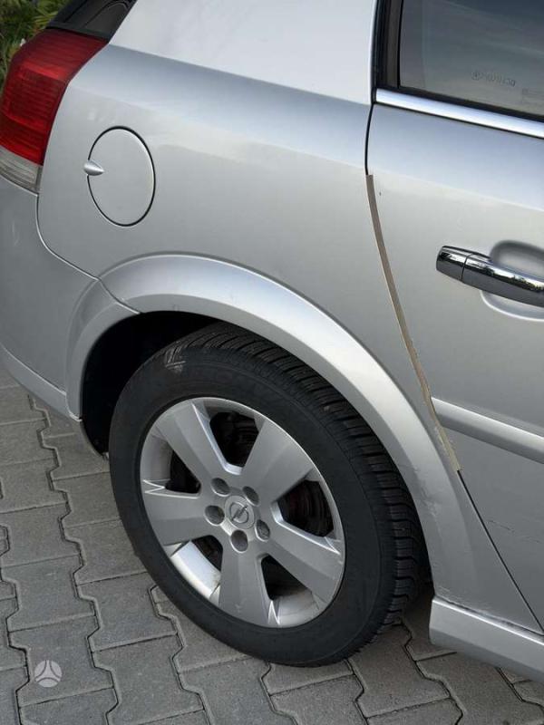 Grey Opel Signum 2007 in Vilnius, with an engine capacity of 1.91 L and mileage of 340 thousand km for 750 €, photo 9 on AUTOMOTO.COM.LV