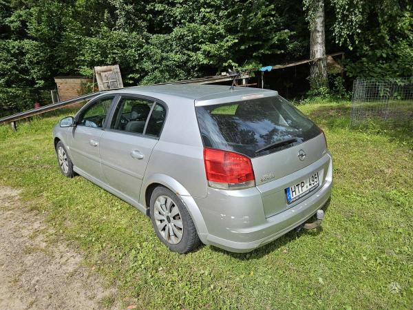 Grey Opel Signum 2007 in Prienai, with an engine capacity of 1.91 L and mileage of 324 thousand km for 1000 €, photo 10 on AUTOMOTO.COM.LV