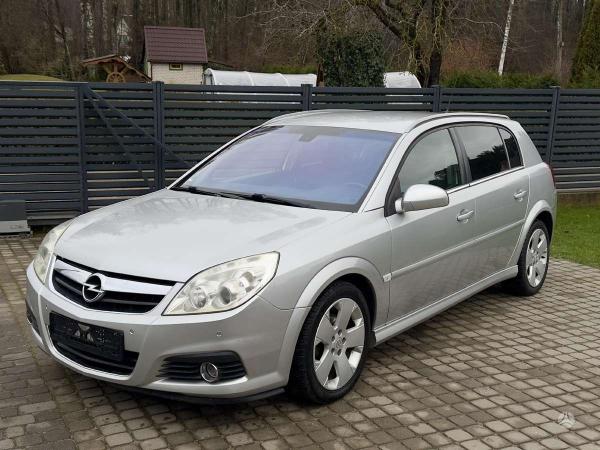 Grey Opel Signum 2008 in Alytus, with an engine capacity of 0.00 L and mileage of 326 thousand km for 2200 €, photo 1 on AUTOMOTO.COM.LV