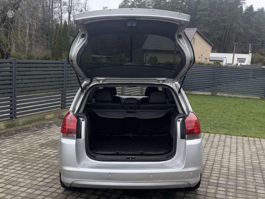 Grey Opel Signum 2008 in Alytus, with an engine capacity of 1.90 L and mileage of 326 thousand km for 2200 €, photo 11 on AUTOMOTO.COM.LV