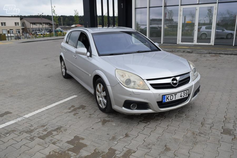 Pelēks Opel Signum 2008 Viļņa, ar dzinēja tilpumu 1.90 L un nobraukumu 284 tūkst. km par 1900 €, foto 4 vietnē AUTOMOTO.COM.LV