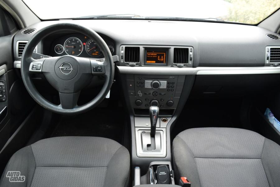 Pelēks Opel Signum 2008 Viļņa, ar dzinēja tilpumu 1.90 L un nobraukumu 284 tūkst. km par 1900 €, foto 12 vietnē AUTOMOTO.COM.LV