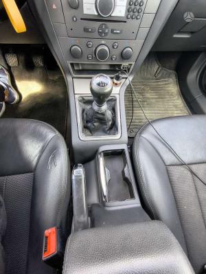 Pelēks Opel Signum 2008 Kauņa, ar dzinēja tilpumu 1.91 L un nobraukumu 225 tūkst. km par 1500 €, foto 28 vietnē AUTOMOTO.COM.LV