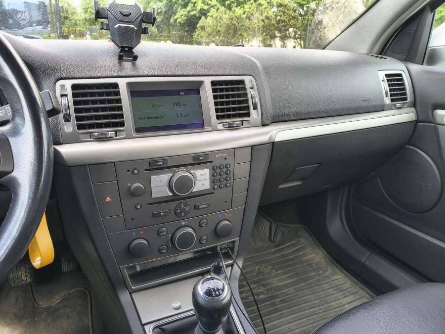 Pelēks Opel Signum 2008 Kauņa, ar dzinēja tilpumu 1.91 L un nobraukumu 225 tūkst. km par 1500 €, foto 30 vietnē AUTOMOTO.COM.LV