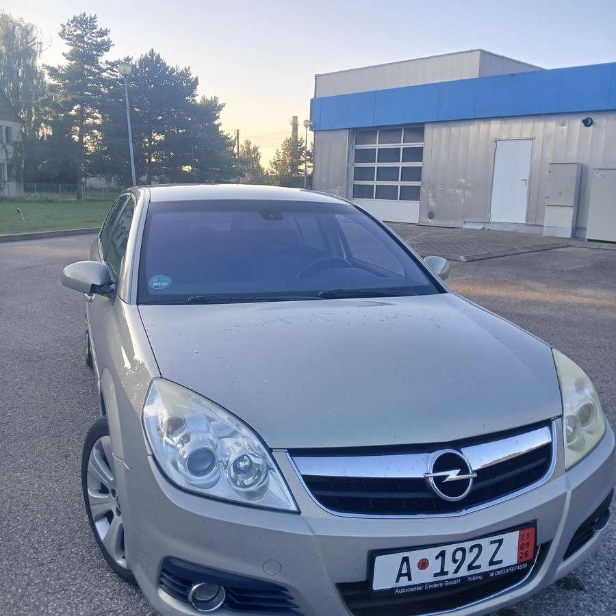 Grey Opel Signum 2008 in Alytus, with an engine capacity of 1.91 L and mileage of 327 thousand km for 1950 €, photo 3 on AUTOMOTO.COM.LV