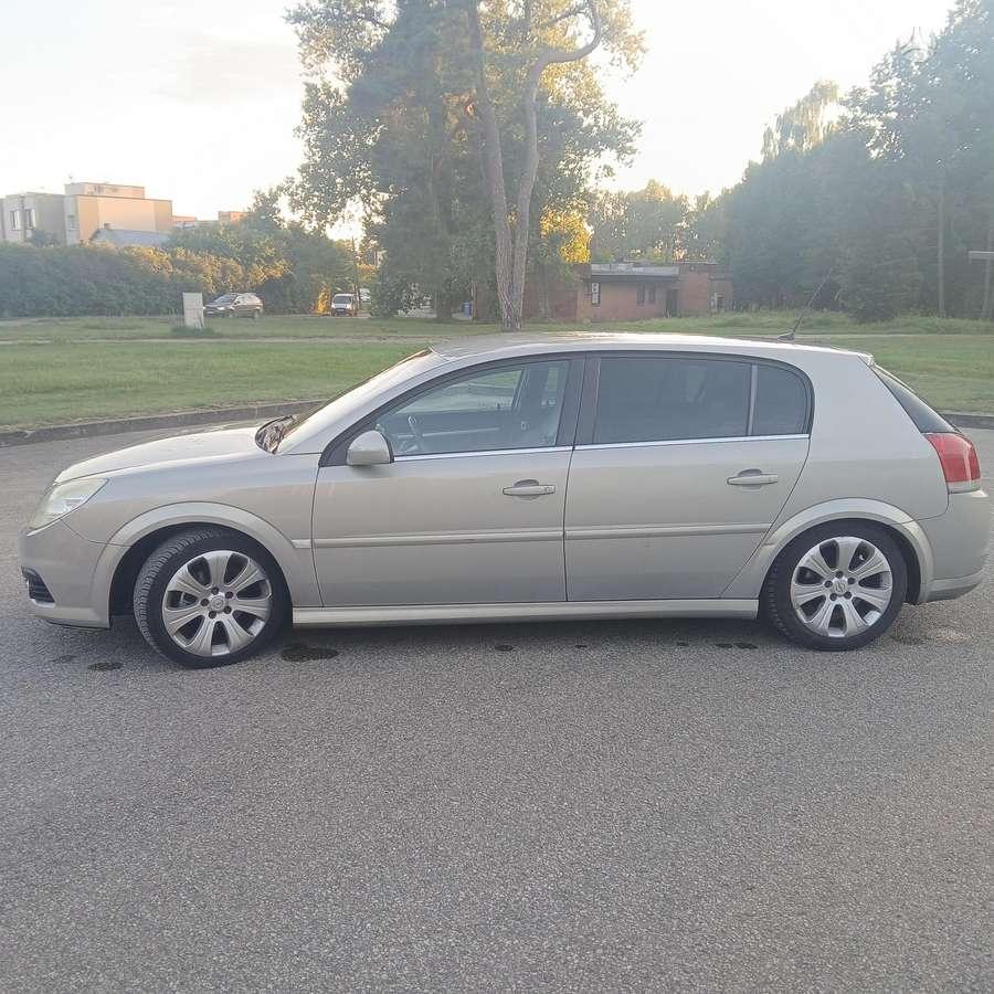Grey Opel Signum 2008 in Alytus, with an engine capacity of 1.91 L and mileage of 327 thousand km for 1950 €, photo 6 on AUTOMOTO.COM.LV