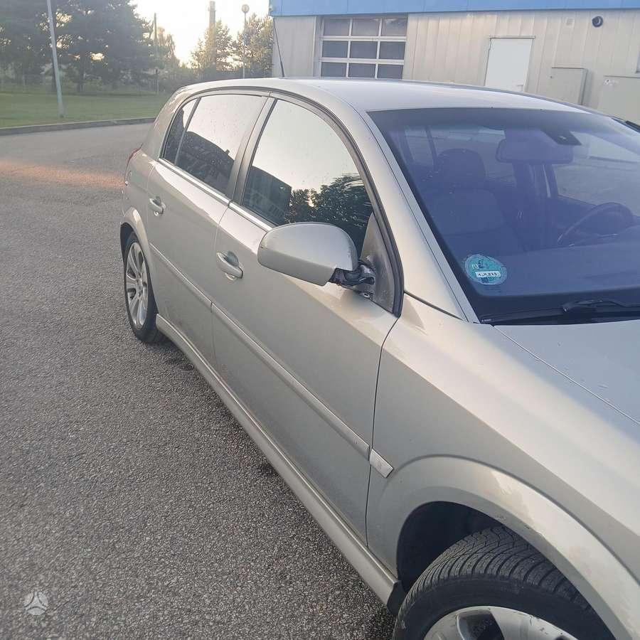 Grey Opel Signum 2008 in Alytus, with an engine capacity of 1.91 L and mileage of 327 thousand km for 1950 €, photo 8 on AUTOMOTO.COM.LV
