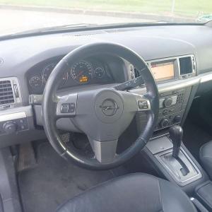 Grey Opel Signum 2008 in Alytus, with an engine capacity of 1.91 L and mileage of 327 thousand km for 1950 €, photo 14 on AUTOMOTO.COM.LV