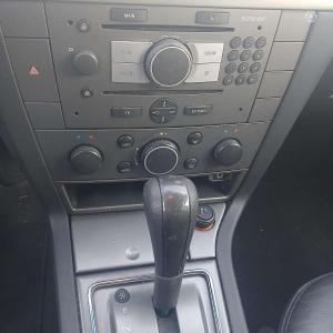 Grey Opel Signum 2008 in Alytus, with an engine capacity of 1.91 L and mileage of 327 thousand km for 1950 €, photo 15 on AUTOMOTO.COM.LV