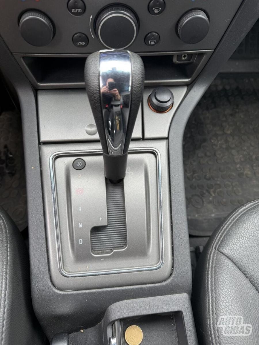 Pelēks Opel Signum 2008 Viļņa, ar dzinēja tilpumu 1.90 L un nobraukumu 413 tūkst. km par 1199 €, foto 17 vietnē AUTOMOTO.COM.LV