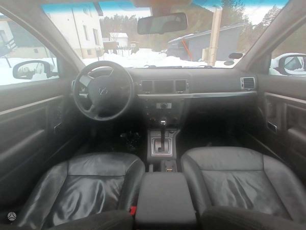 Pelēks Opel Signum 2008 Birštonas, ar dzinēja tilpumu 1.90 L un nobraukumu 319 tūkst. km par 2100 €, foto 10 vietnē AUTOMOTO.COM.LV