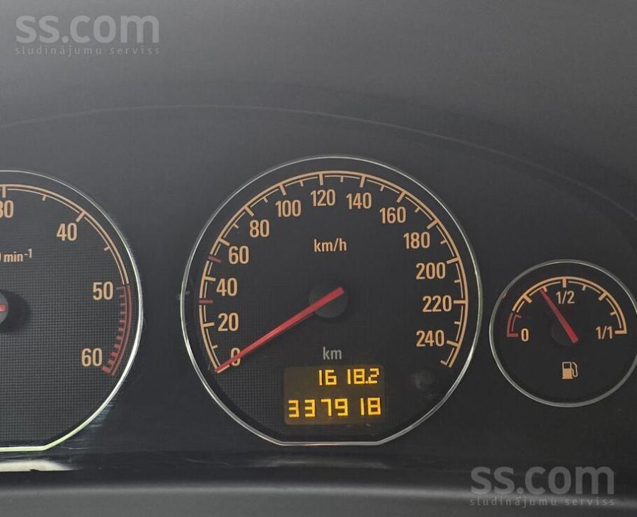 Pelēks Opel Signum 2005 Valmiera, ar dzinēja tilpumu 1.90 L un nobraukumu 338 tūkst. km par 1200 €, foto 10 vietnē AUTOMOTO.COM.LV