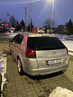 Pelēks Opel Signum 2007 Alīta, ar dzinēja tilpumu 1.90 L un nobraukumu 290 tūkst. km par 1600 €, foto 7 vietnē AUTOMOTO.COM.LV