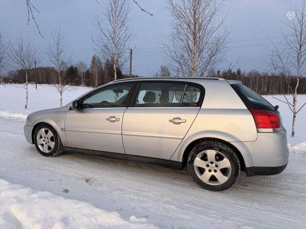 Grey Opel Signum 2004 in Alytus, with an engine capacity of 2.17 L and mileage of 363 thousand km for 999 €, photo 3 on AUTOMOTO.COM.LV