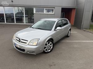 Grey Opel Signum 2004 in Kaunas, with an engine capacity of 2.20 L and mileage of 320 thousand km for 1350 €, photo  on AUTOMOTO.COM.LV