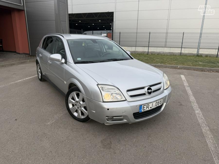 Grey Opel Signum 2004 in Kaunas, with an engine capacity of 2.20 L and mileage of 320 thousand km for 1350 €, photo 4 on AUTOMOTO.COM.LV
