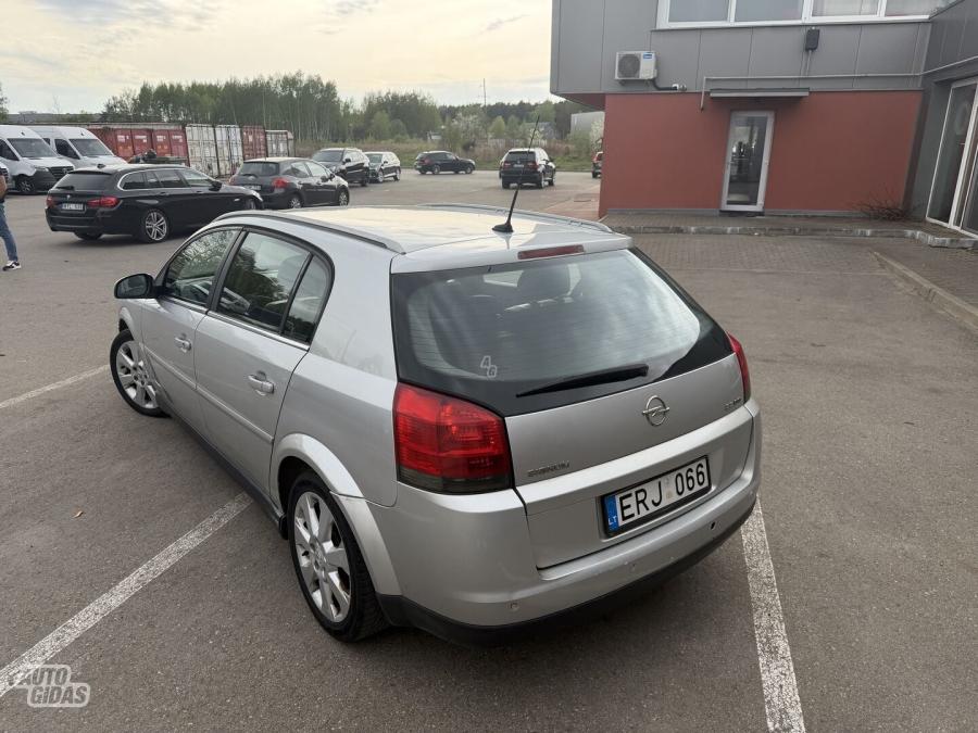 Grey Opel Signum 2004 in Kaunas, with an engine capacity of 2.20 L and mileage of 320 thousand km for 1350 €, photo 7 on AUTOMOTO.COM.LV