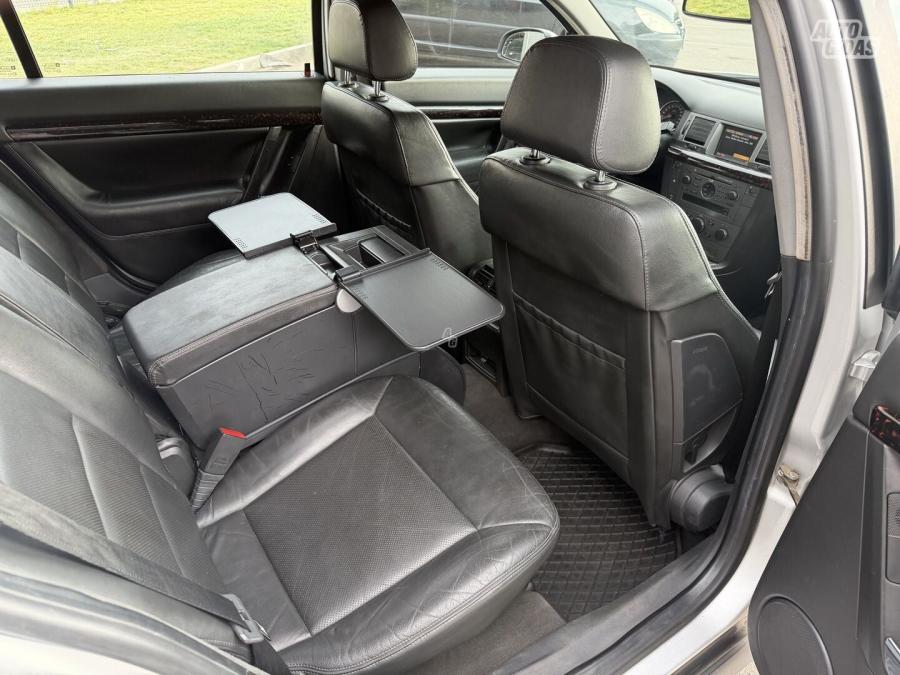 Grey Opel Signum 2004 in Kaunas, with an engine capacity of 2.20 L and mileage of 320 thousand km for 1350 €, photo 10 on AUTOMOTO.COM.LV