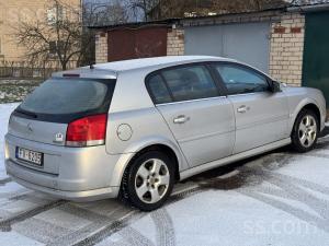 Grey Opel Signum 2006 in Daugavpils, with an engine capacity of 2.20 L and mileage of 89 thousand km for 1500 €, photo 2 on AUTOMOTO.COM.LV