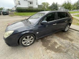 Grey Opel Signum 2006 in Kaunas, with an engine capacity of 1.90 L and mileage of 348 thousand km for 900 €, photo 3 on AUTOMOTO.COM.LV