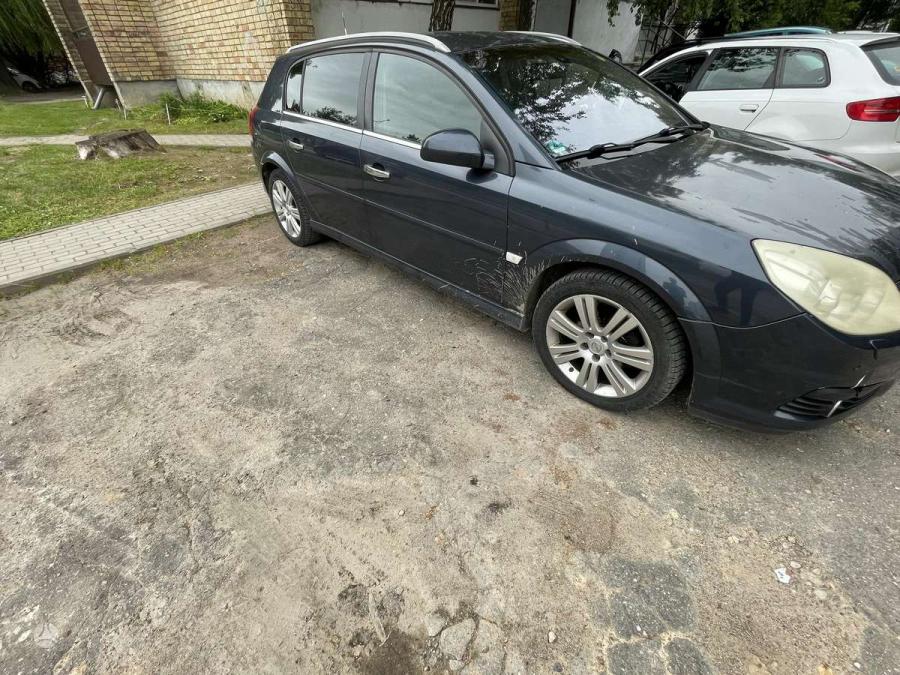 Grey Opel Signum 2006 in Kaunas, with an engine capacity of 1.90 L and mileage of 348 thousand km for 900 €, photo 4 on AUTOMOTO.COM.LV