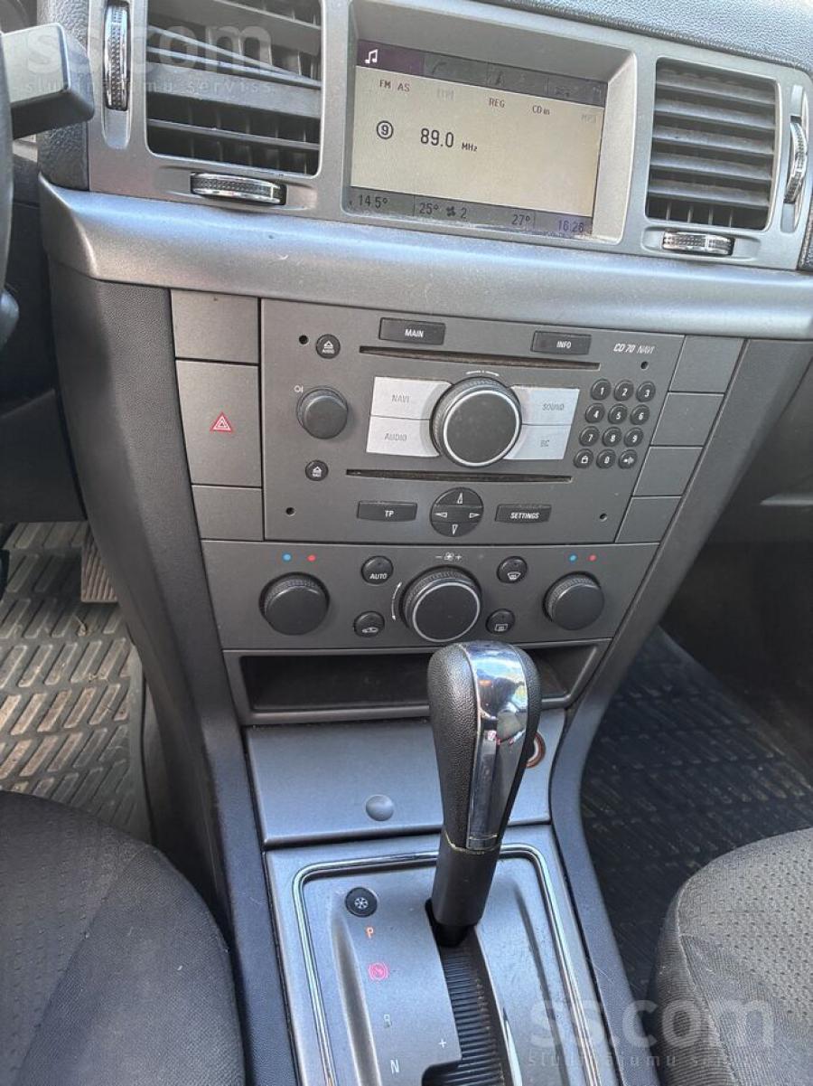 Pelēks Opel Signum 2006 Talsi, ar dzinēja tilpumu 1.90 L un nobraukumu 292 tūkst. km par 1500 €, foto 8 vietnē AUTOMOTO.COM.LV