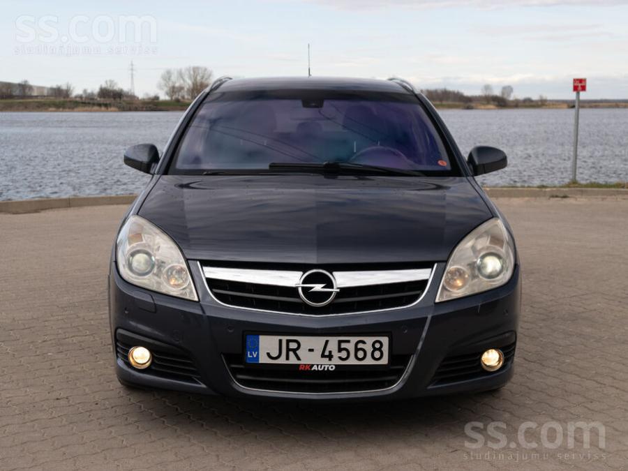 Pelēks Opel Signum 2007 Liepāja, ar dzinēja tilpumu 3.00 L un nobraukumu 293 tūkst. km par 2200 €, foto 3 vietnē AUTOMOTO.COM.LV