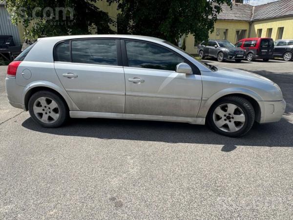 Opel Signum 2003 in Riga, with an engine capacity of 2.20 L and mileage of 279 thousand km for 800 €, photo 9 on AUTOMOTO.COM.LV