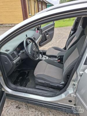 Opel Signum 2003 Viļņa, ar dzinēja tilpumu 2.20 L un nobraukumu 330 tūkst. km par 1400 €, foto 8 vietnē AUTOMOTO.COM.LV