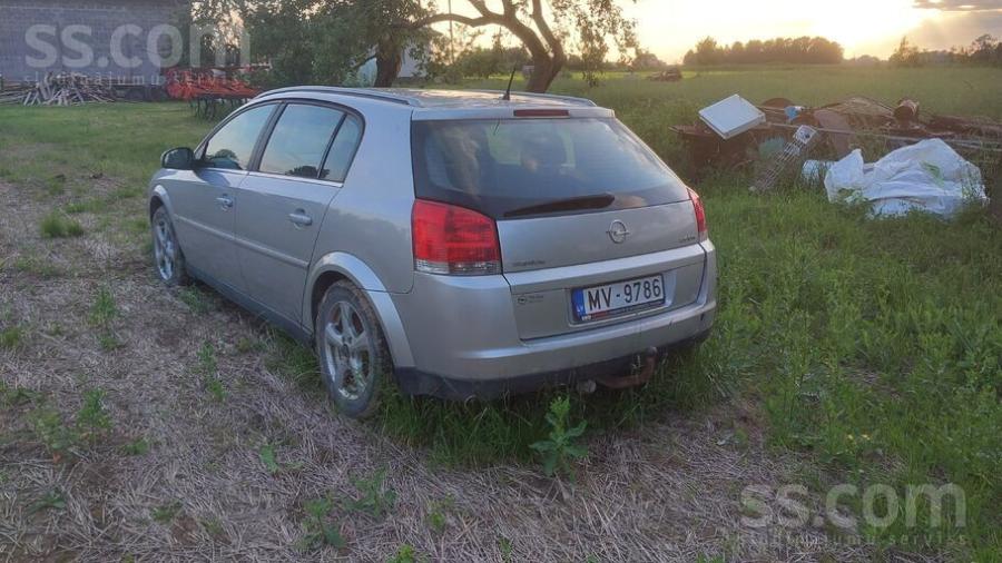Opel Signum 2003 in Jelgava, with an engine capacity of 2.00 L and mileage of 281 thousand km for 550 €, photo 3 on AUTOMOTO.COM.LV