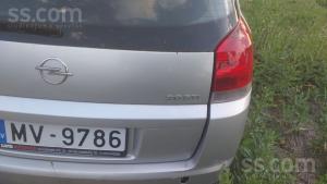 Opel Signum 2003 in Jelgava, with an engine capacity of 2.00 L and mileage of 281 thousand km for 550 €, photo 4 on AUTOMOTO.COM.LV