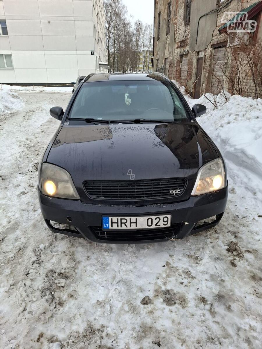 Opel Signum 2004 in Klaipeda, with an engine capacity of 2.20 L and mileage of 300 thousand km for 600 €, photo 1 on AUTOMOTO.COM.LV