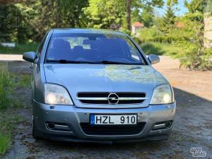 Opel Signum 2004 in Silute, with an engine capacity of 1.90 L and mileage of 350 thousand km for 890 €, photo 3 on AUTOMOTO.COM.LV