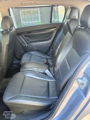 Opel Signum 2004 in Silute, with an engine capacity of 1.90 L and mileage of 350 thousand km for 890 €, photo 8 on AUTOMOTO.COM.LV