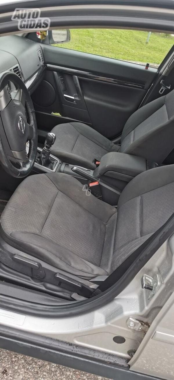 Opel Signum 2004 Alīta, ar dzinēja tilpumu 2.00 L un nobraukumu 385 tūkst. km par 650 €, foto 8 vietnē AUTOMOTO.COM.LV