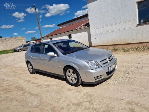 Opel Signum 2004 in Mazeikiai, with an engine capacity of 2.20 L and mileage of 313 thousand km for 1180 €, photo 2 on AUTOMOTO.COM.LV