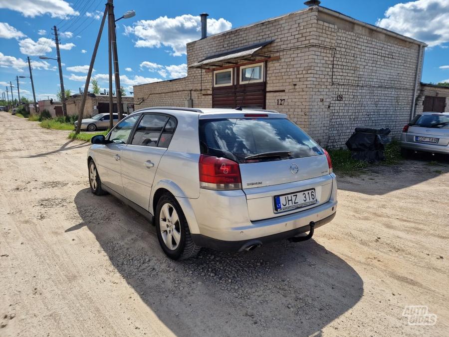 Opel Signum 2004 in Siauliai, with an engine capacity of 2.20 L and mileage of 313 thousand km for 1180 €, photo 5 on AUTOMOTO.COM.LV