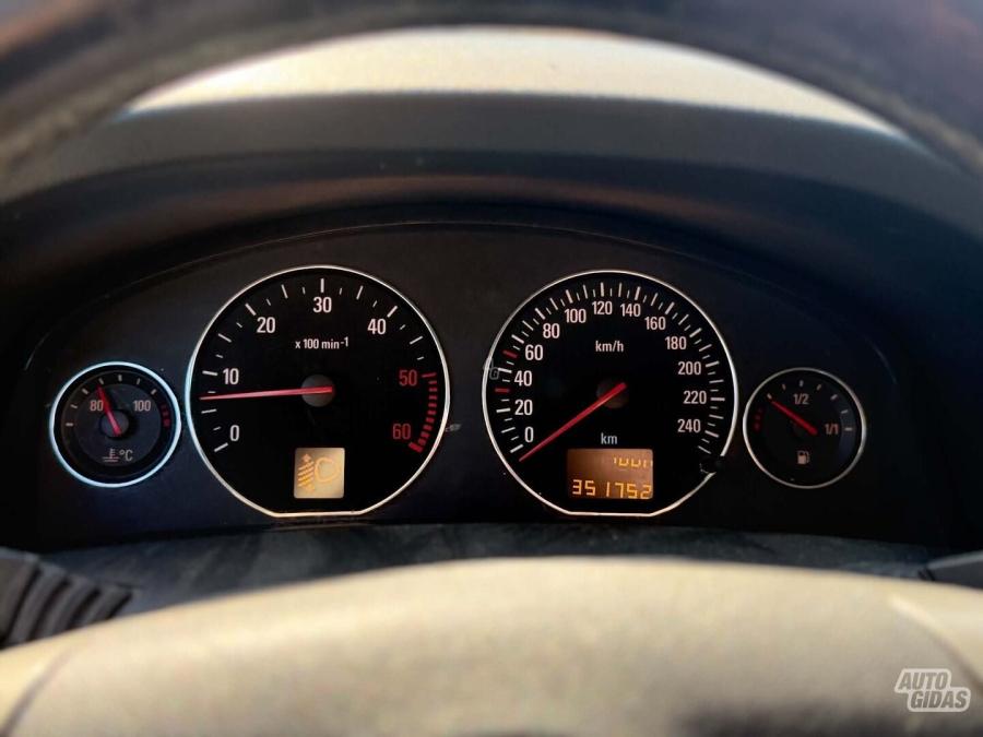 Opel Signum 2004 in Silute, with an engine capacity of 1.90 L and mileage of 350 thousand km for 790 €, photo 15 on AUTOMOTO.COM.LV