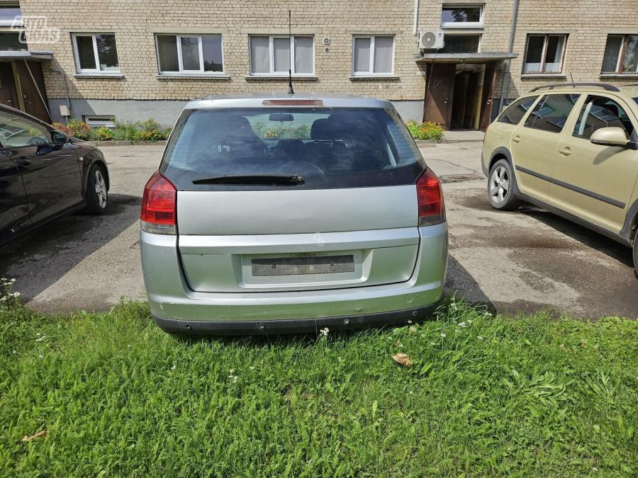 Opel Signum 2004 Vilkaviškis, ar dzinēja tilpumu 1.90 L un nobraukumu 272 tūkst. km par 800 €, foto 4 vietnē AUTOMOTO.COM.LV